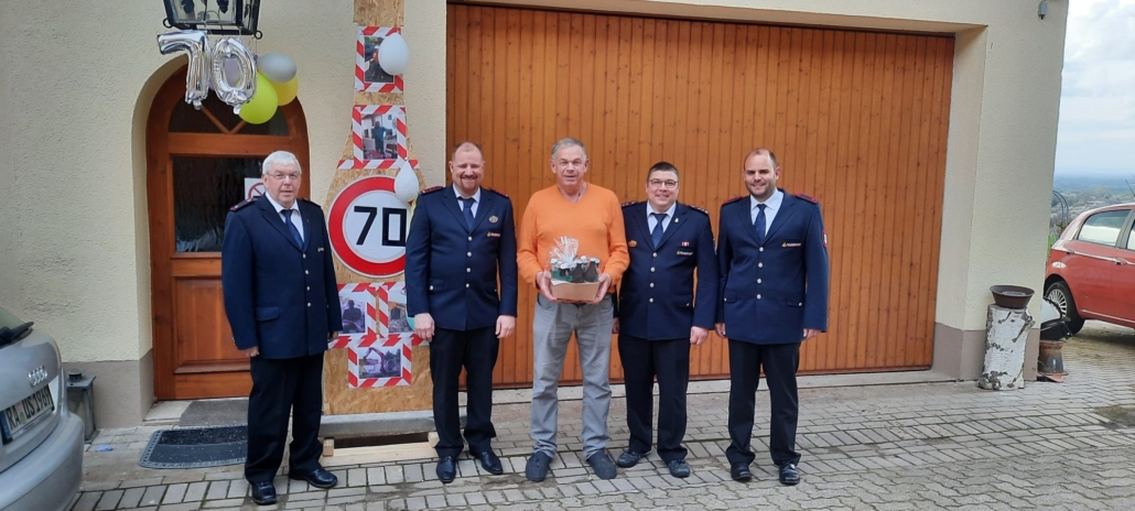 Feuerwehr Lauf gratuliert Helmut Steimel zu seinem 70. Geburtstag ...