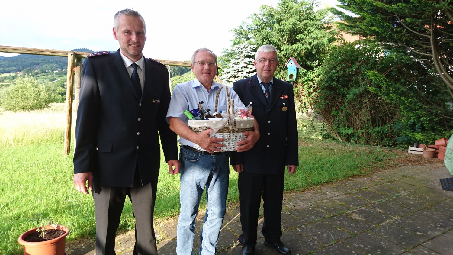 Feuerwehr gratulierte Franz Herrmann zum 65. › Freiwillige Feuerwehr Lauf